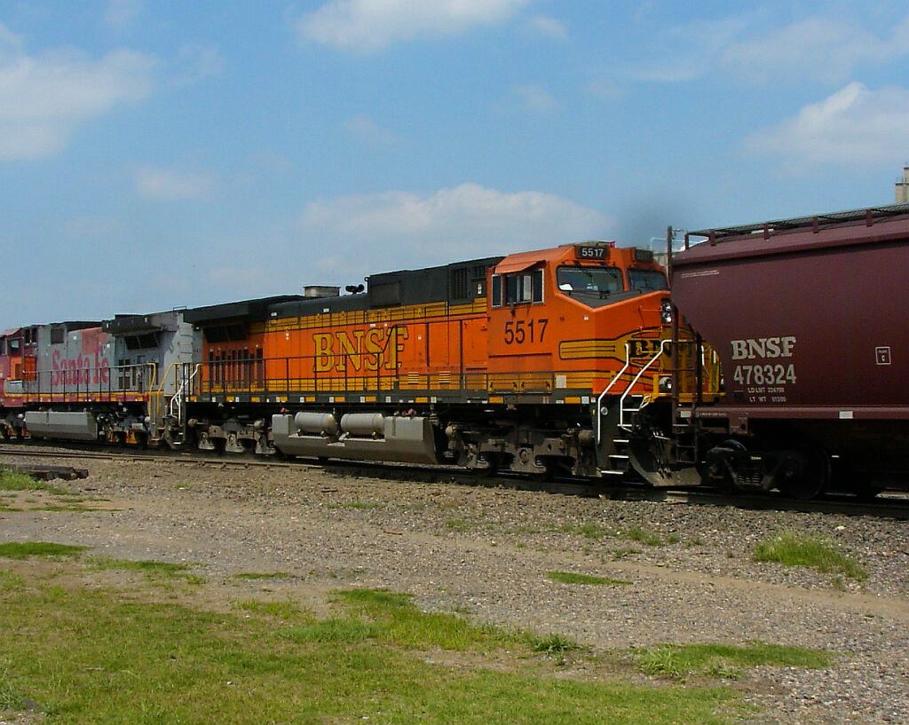 BNSF 5517